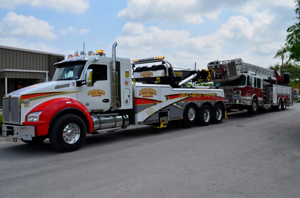Emergency Towing | Apollo Towing & Semi Truck Heavy Wrecker