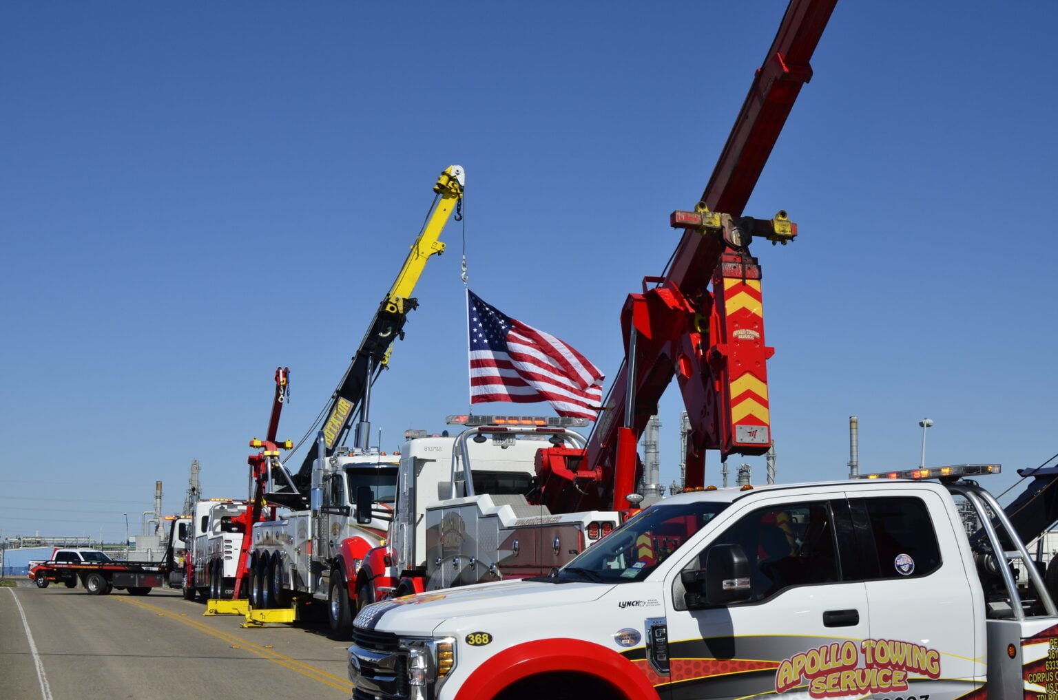Crane Service | Apollo Towing & Semi Truck Heavy Wrecker